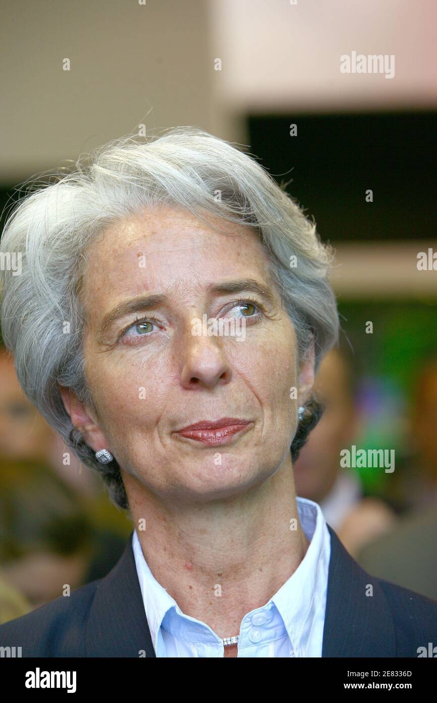 Airbus CEO, Louis Gallois welcomes Minister of Economy and Employment ...