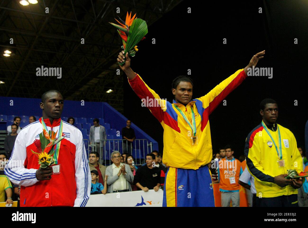 Boxing podium gold silver bronze hi-res stock photography and images ...
