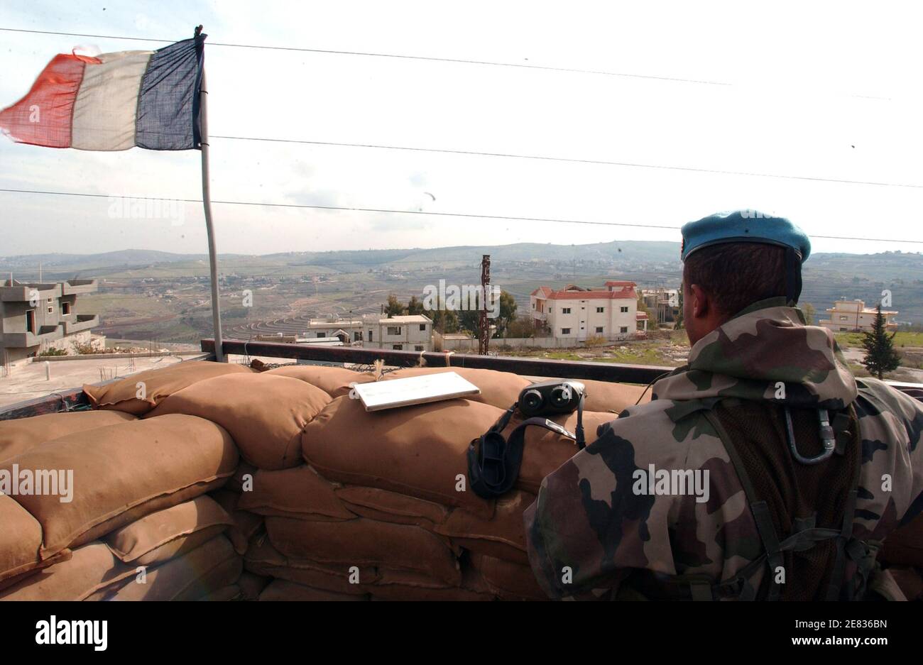 Blue helmets un hi-res stock photography and images - Alamy