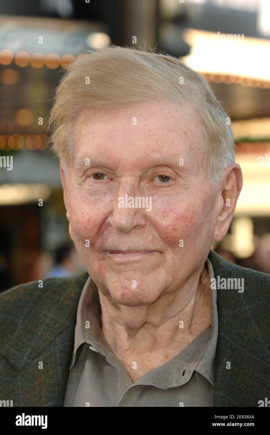"Viacom's CEO Sumner Redstone attends the premiere of Paramount ...