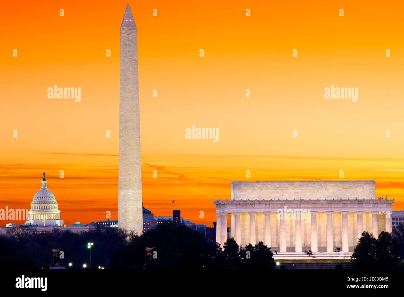Washington DC skyline including Lincoln Memorial, Washington Monument ...