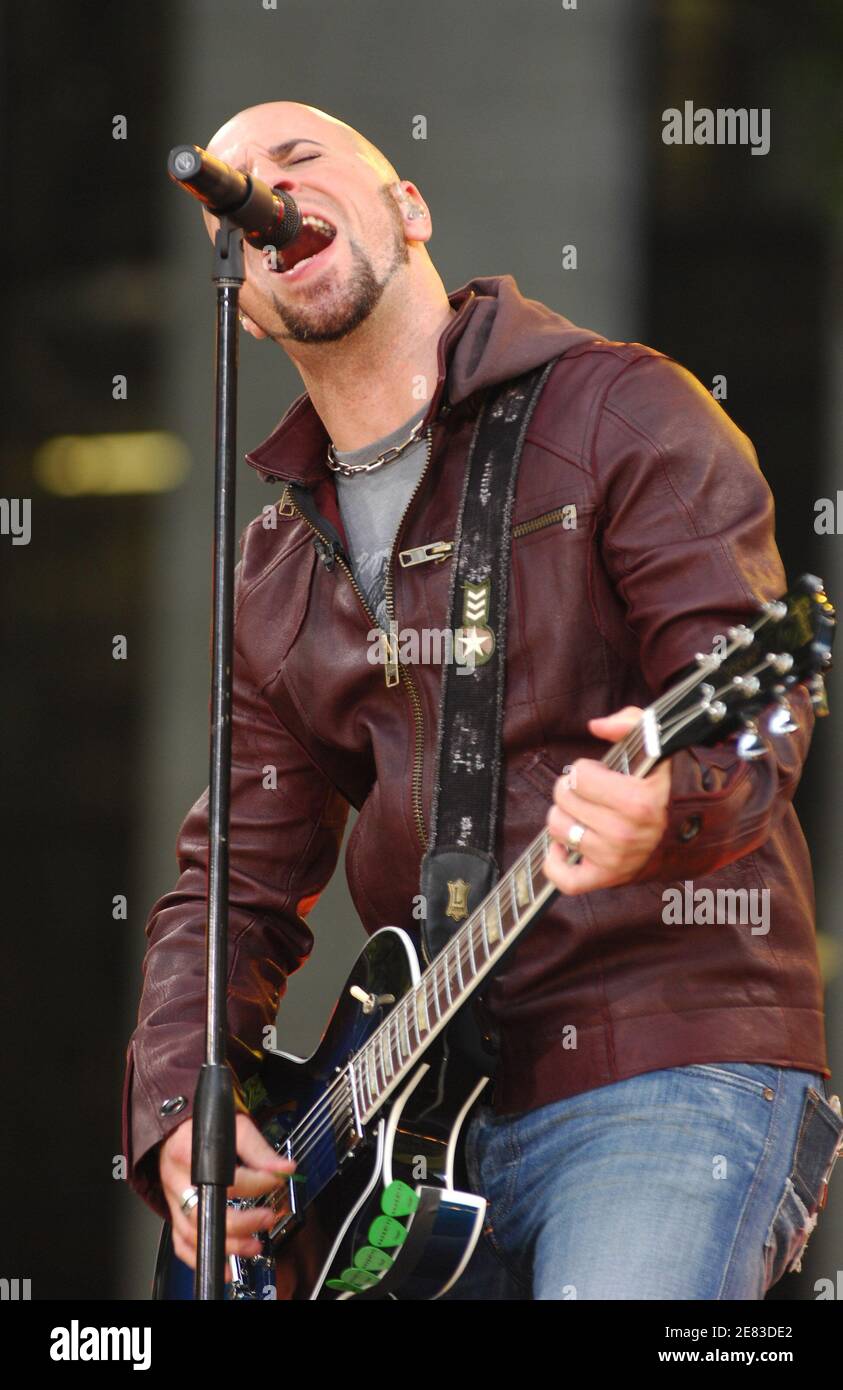 Singer Chris Daughtry of the band Daughtry performs live during the ABC ...