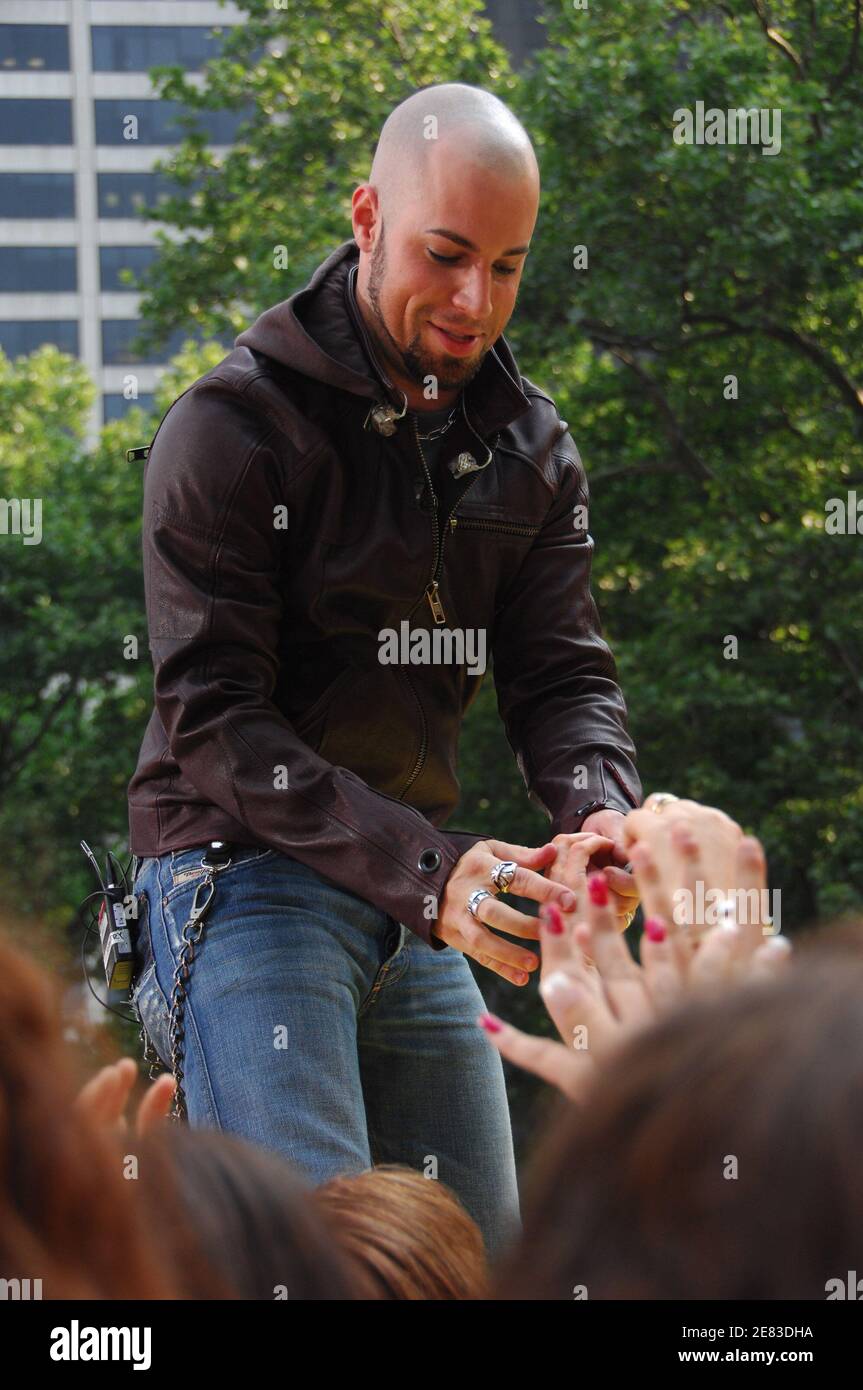 Singer Chris Daughtry of the band Daughtry performs live during the ABC ...