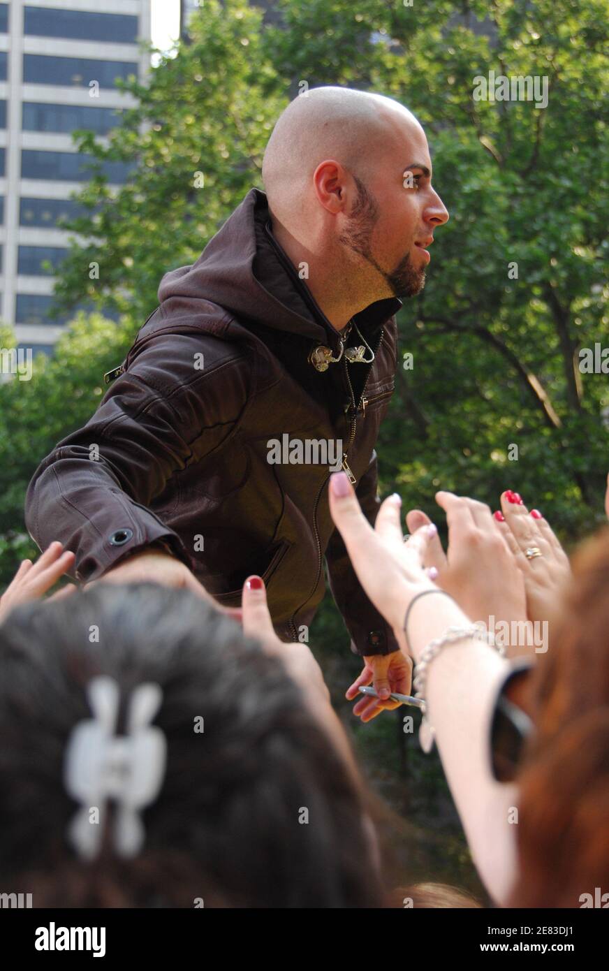 Singer Chris Daughtry of the band Daughtry performs live during the ABC ...