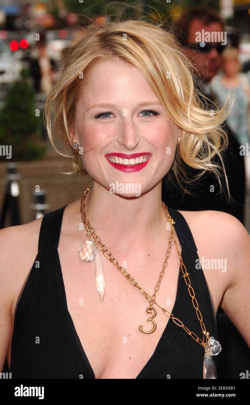 Actress Mamie Gummer attends the Focus Features premiere of "Evening ...