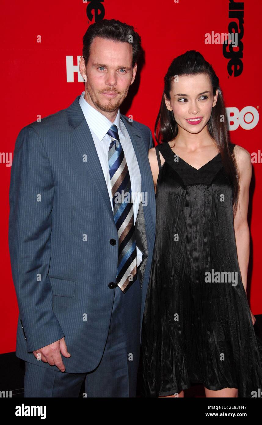 Kevin dillon and wife hi-res stock photography and images - Alamy