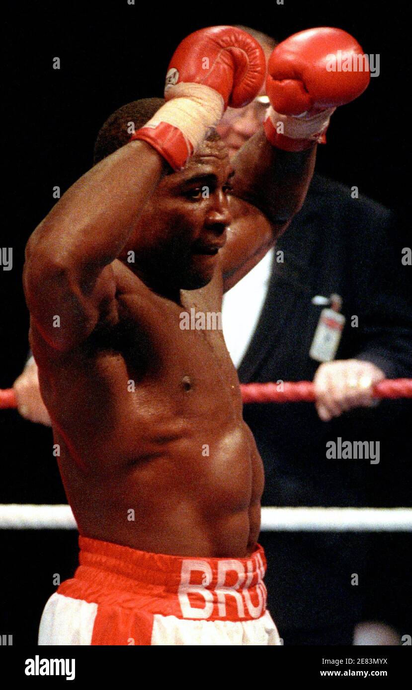 British heavy weight boxer hi-res stock photography and images - Alamy