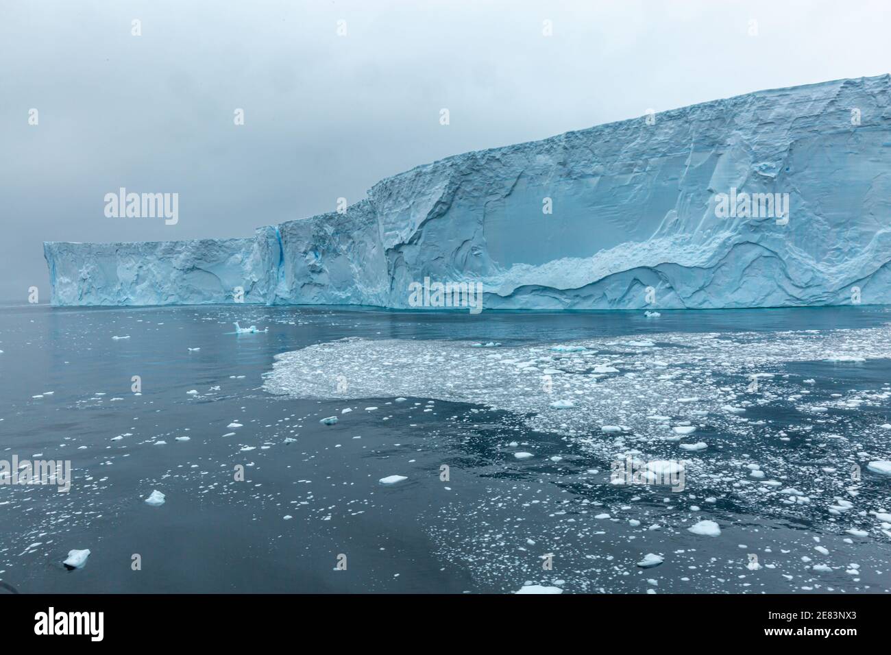 Lindblad antarctica hi-res stock photography and images - Alamy