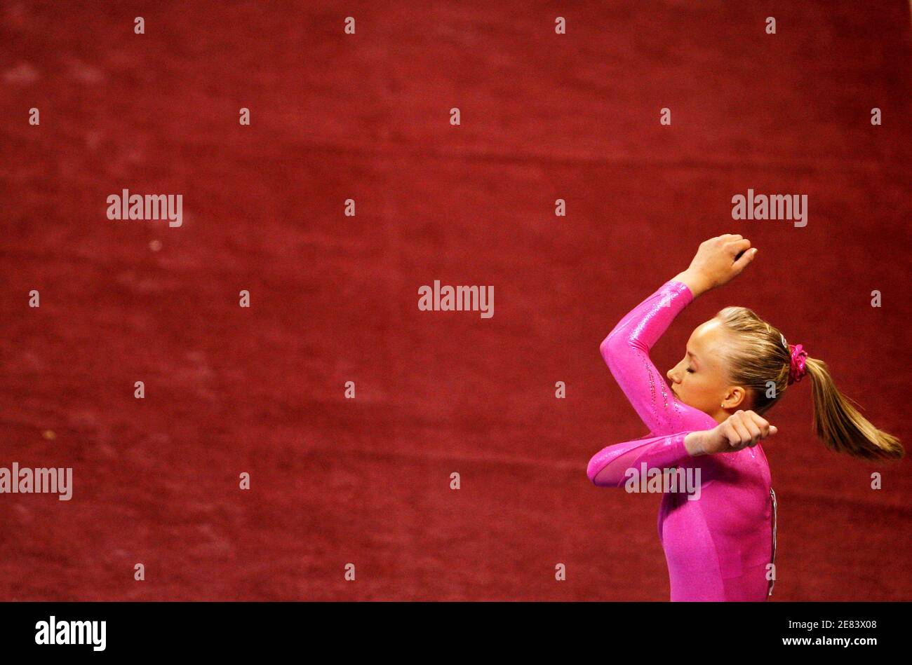 Nastia liukin beam hi-res stock photography and images - Alamy