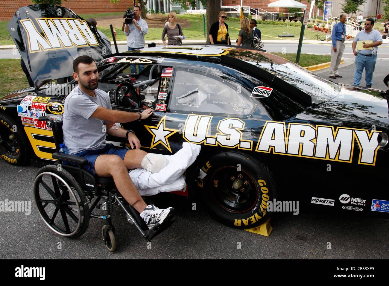 Army nascar hi-res stock photography and images - Alamy