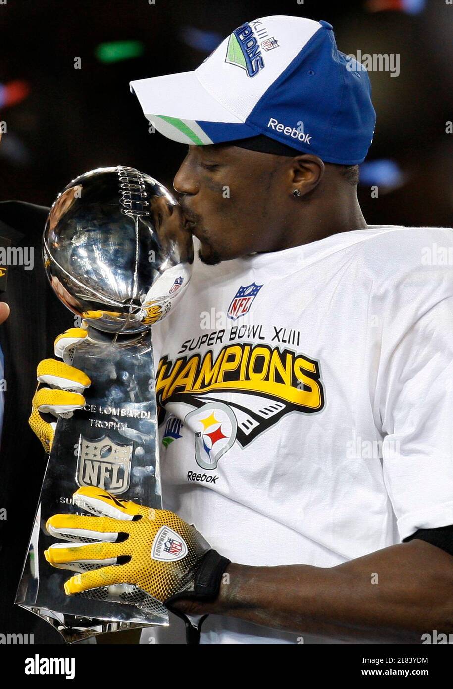 Super bowl xliii santonio holmes hi-res stock photography and images ...