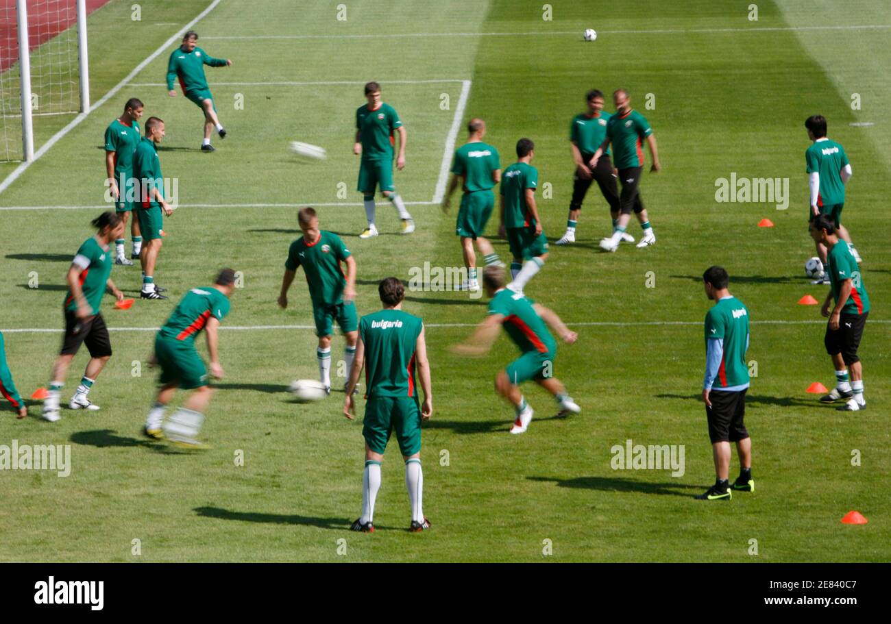 Bulgarian soccer team training session hi-res stock photography and ...