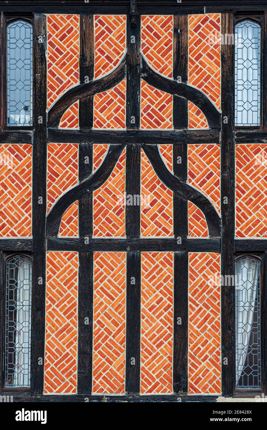 Tudor brickwork hi-res stock photography and images - Alamy