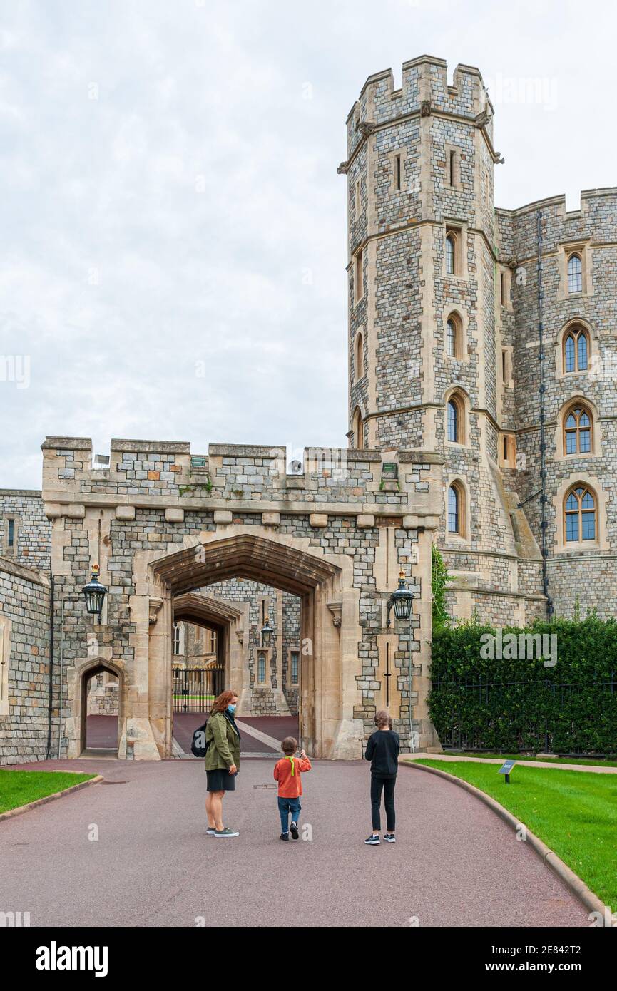 08/27/2020. Windsor Castle, UK. Tourists sightseeing royal residence at ...