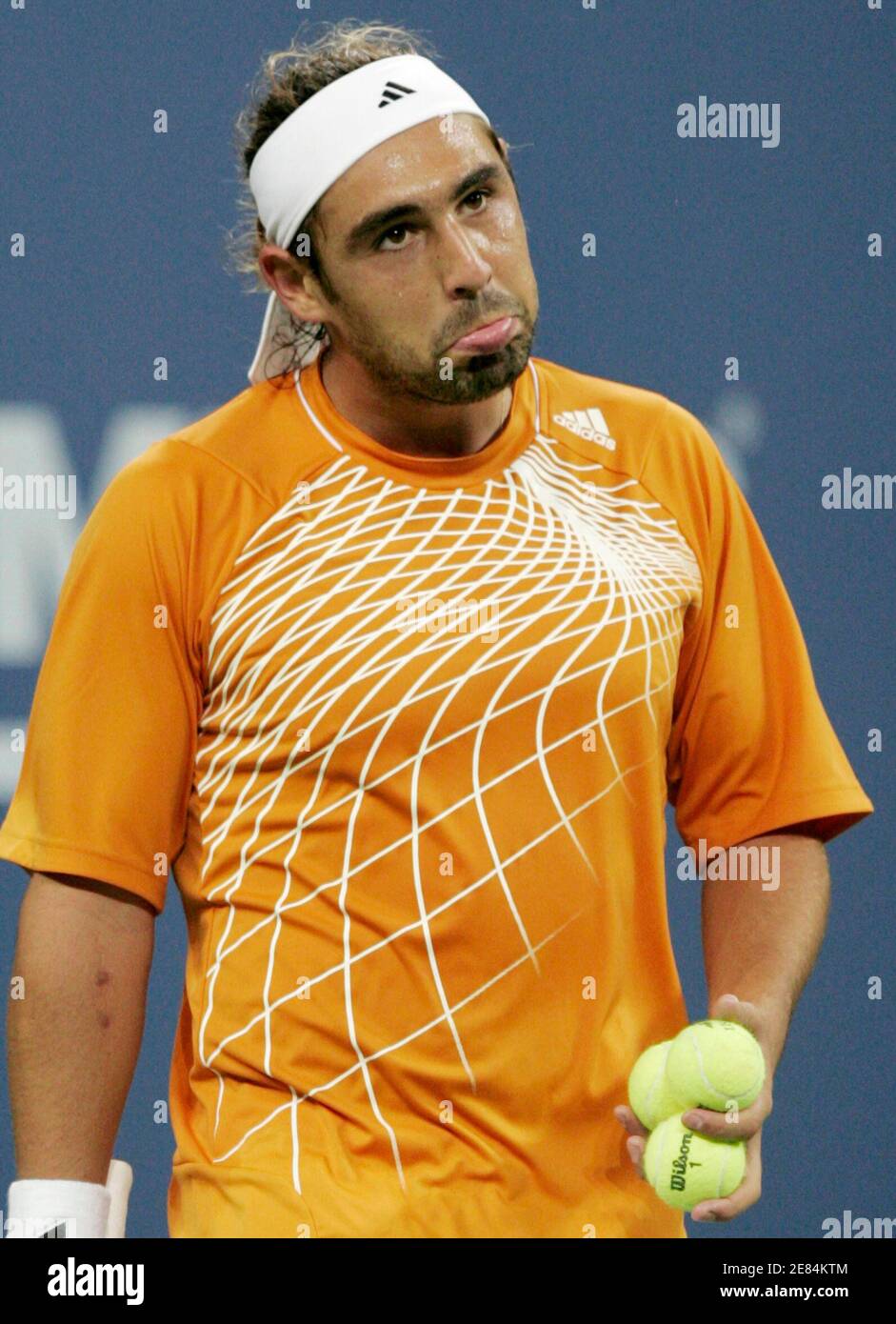 Andre agassi prepares to serve hi-res stock photography and images - Alamy