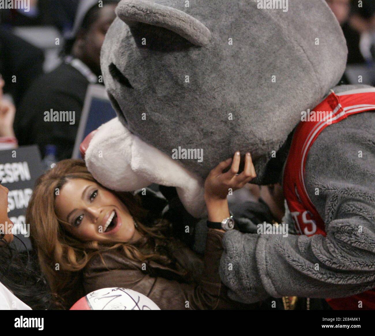 Houston rockets clutch hi-res stock photography and images - Alamy