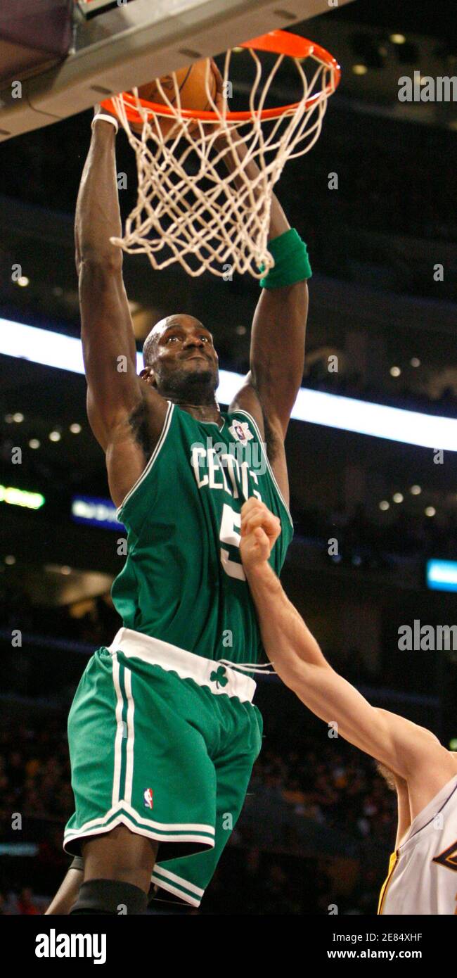 Kevin garnett ball hi-res stock photography and images - Alamy