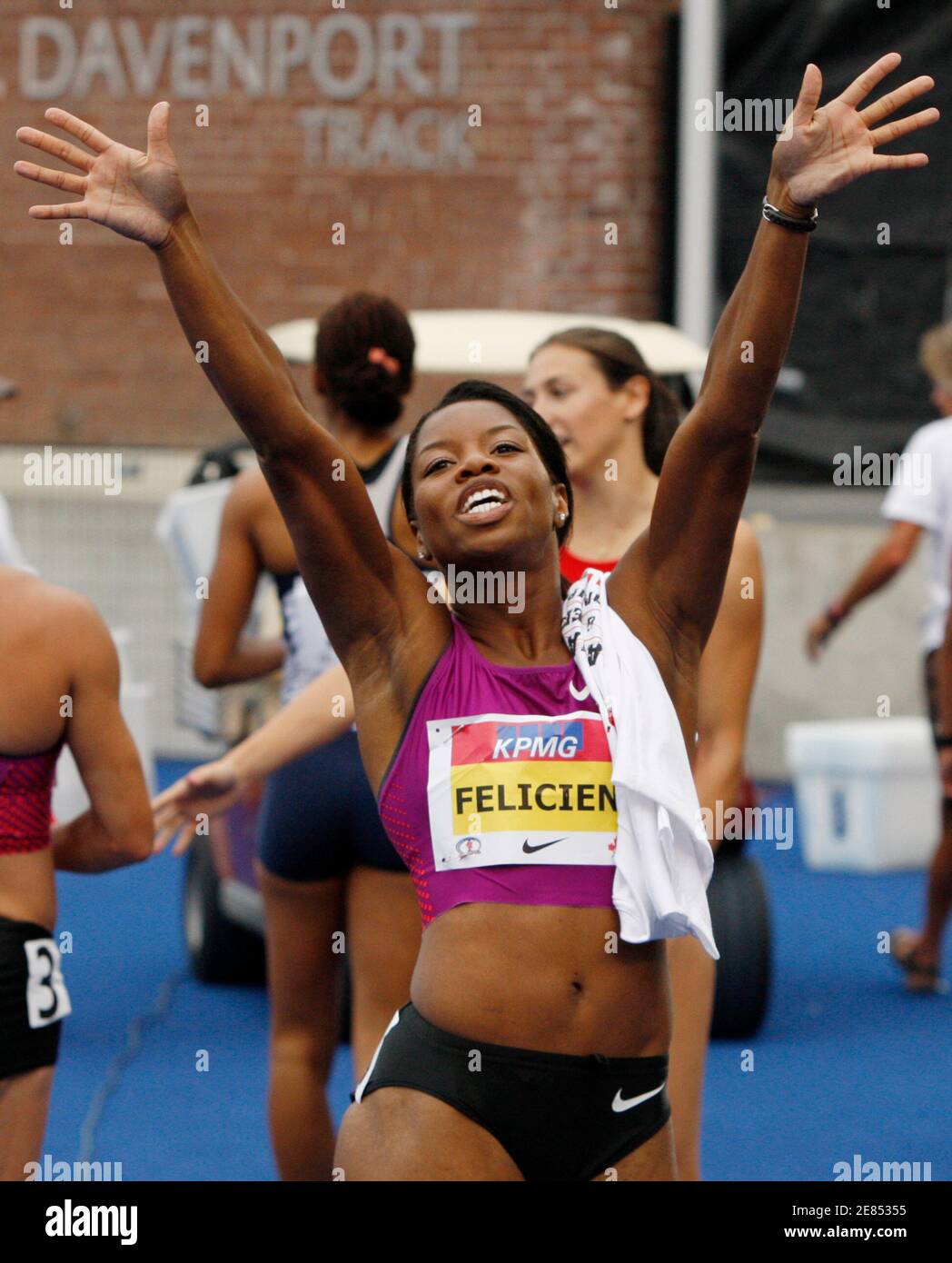 100 Metre Track High Resolution Stock Photography and Images - Alamy