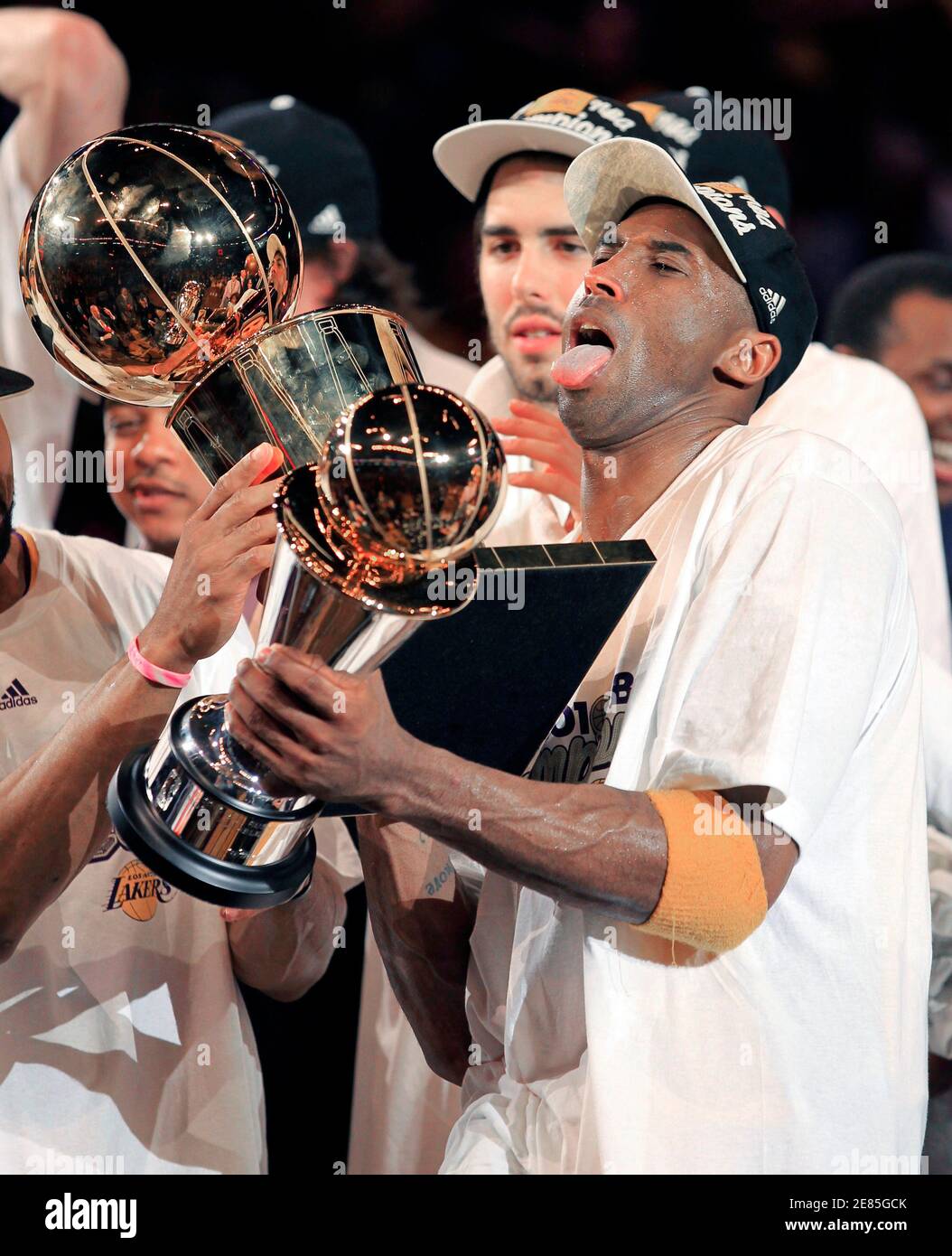 Kobe bryant nba championship trophy hi-res stock photography and images ...