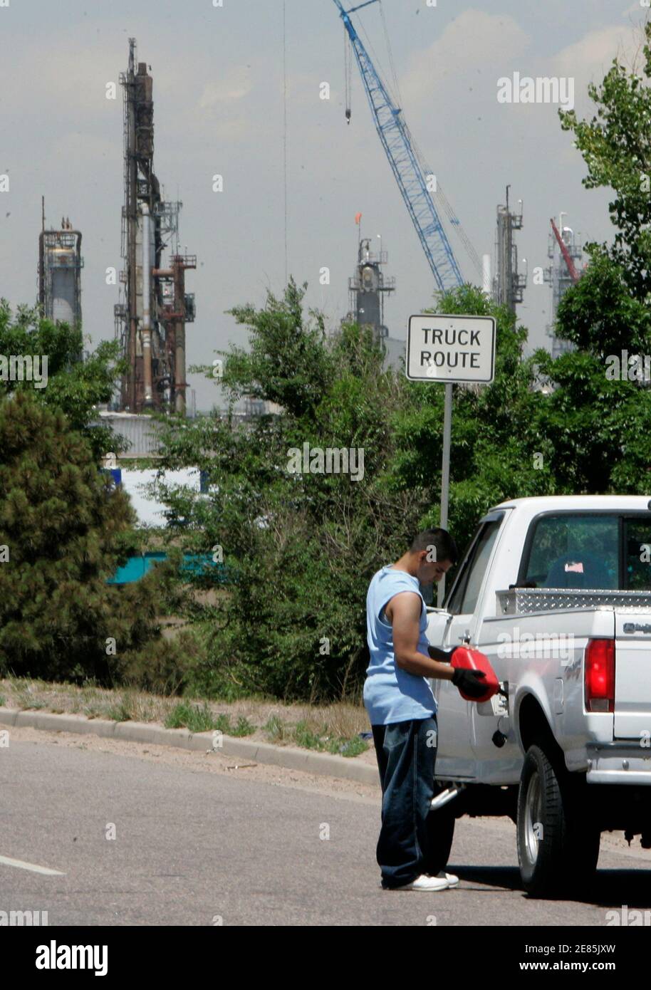 Running out of gas hi-res stock photography and images - Alamy