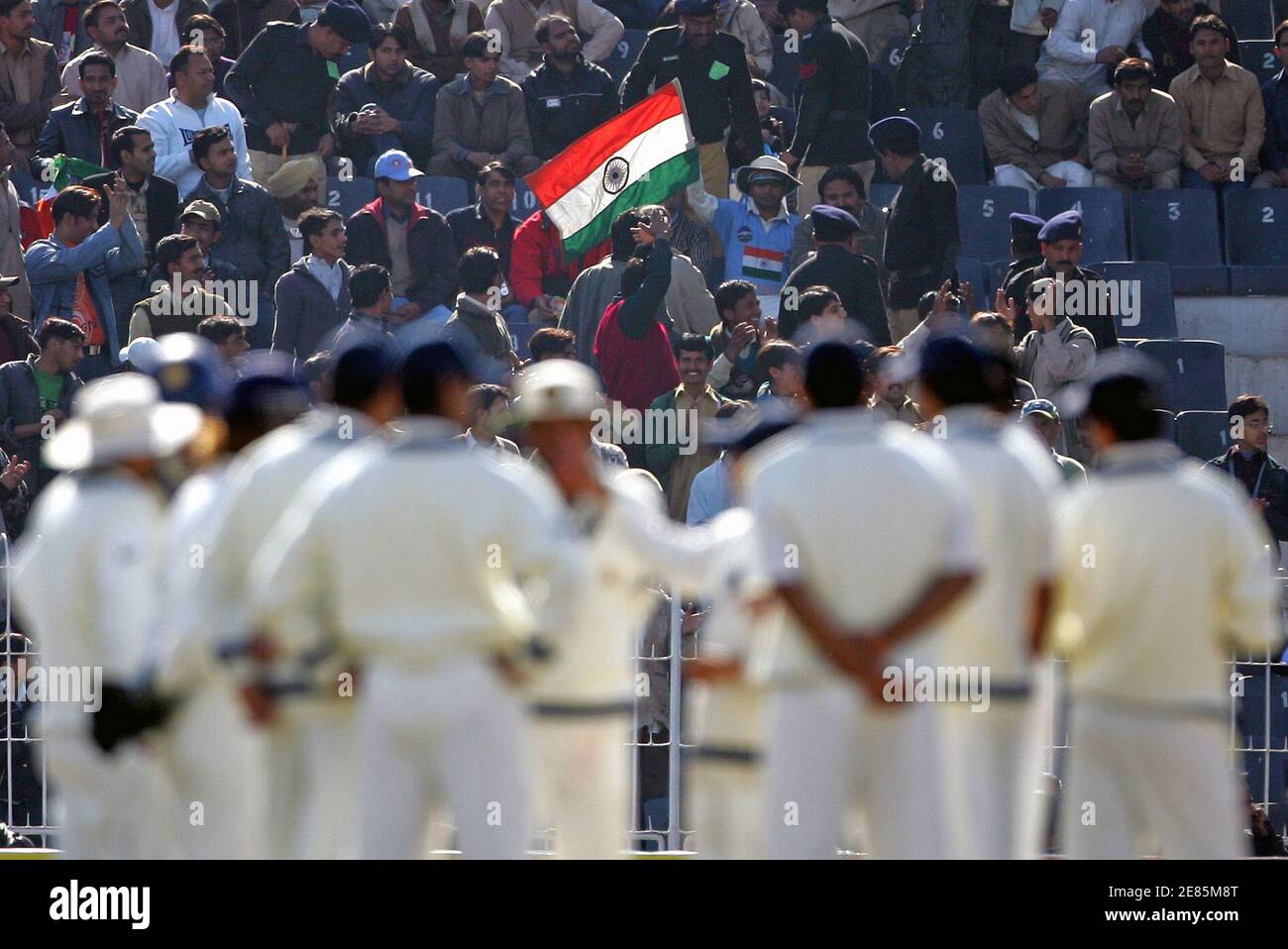 Indian cricket team huddle hi-res stock photography and images - Alamy