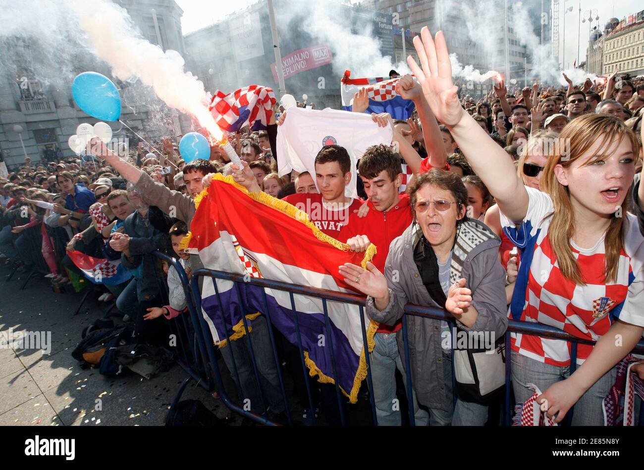 Croatian national water polo team hi-res stock photography and images ...