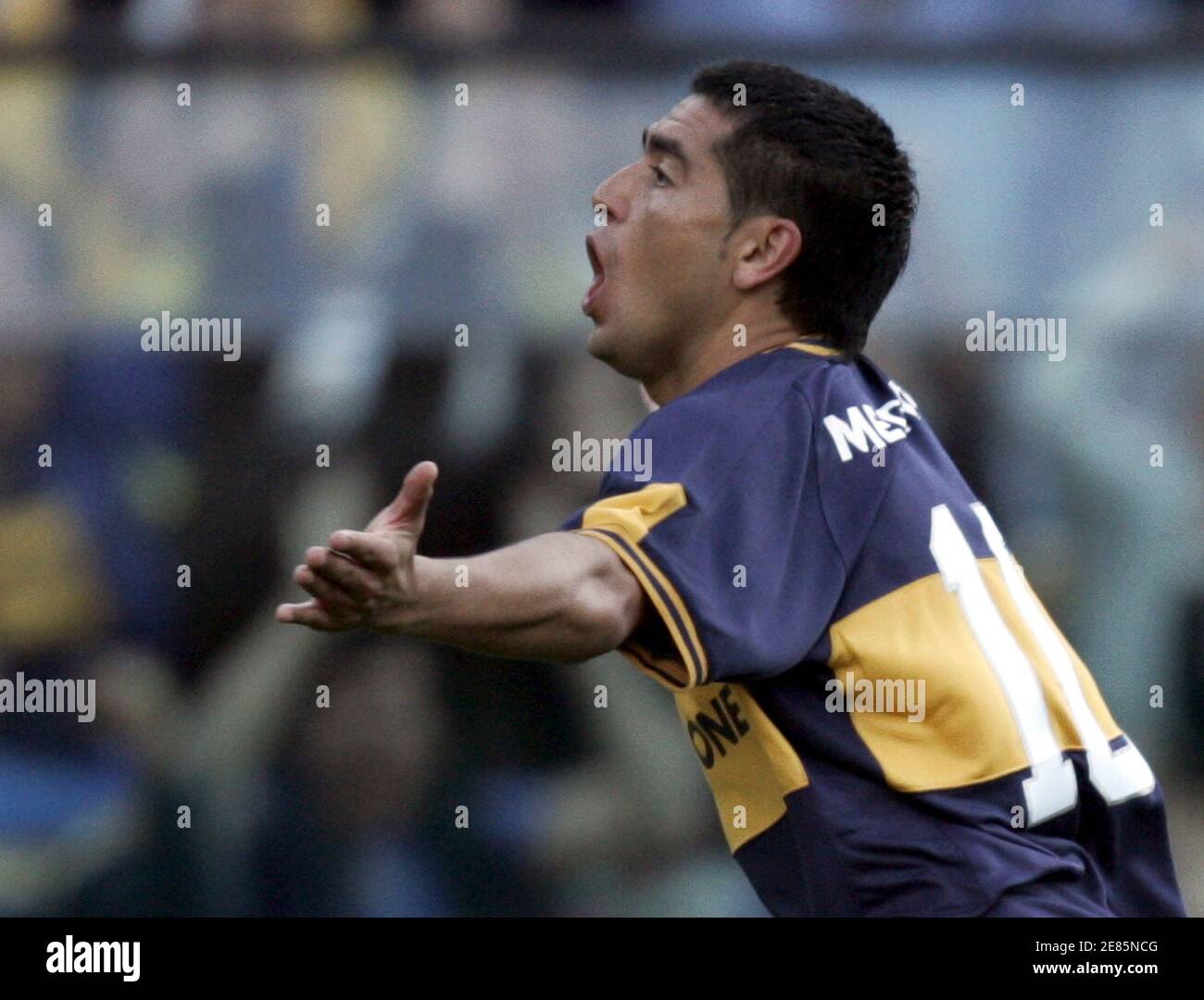 Boca juniors juan roman riquelme hi-res stock photography and images ...