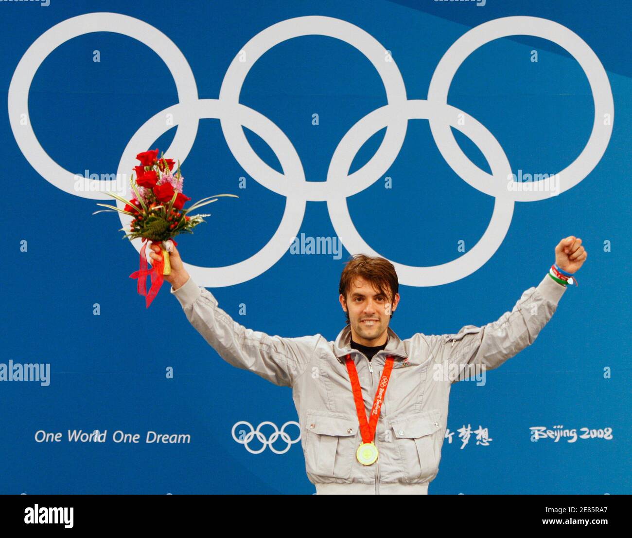 Mens individual epee hi-res stock photography and images - Alamy