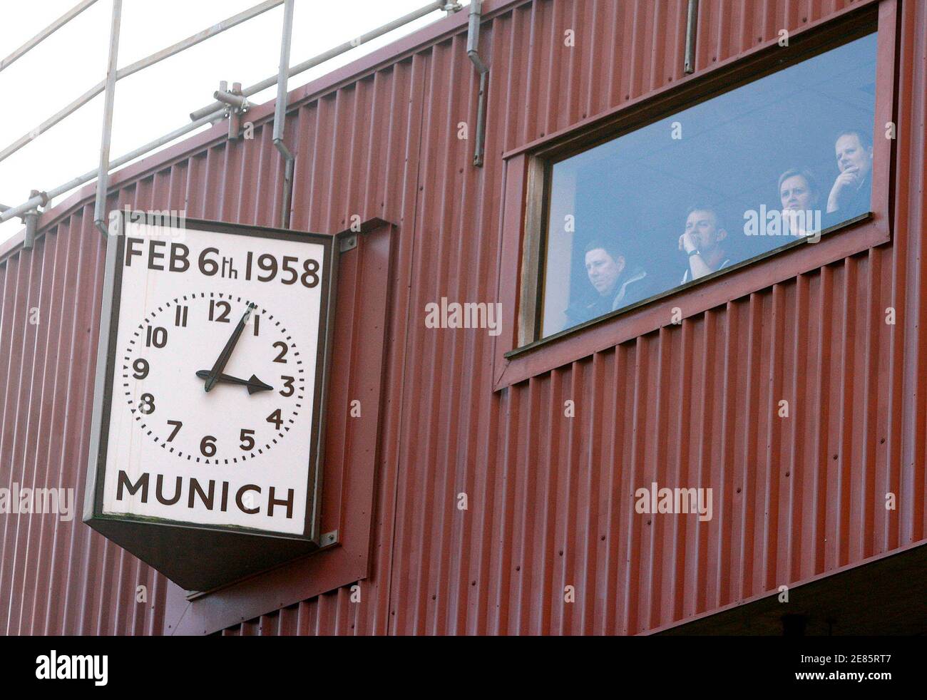 Manchester united munich anniversary hi-res stock photography and ...