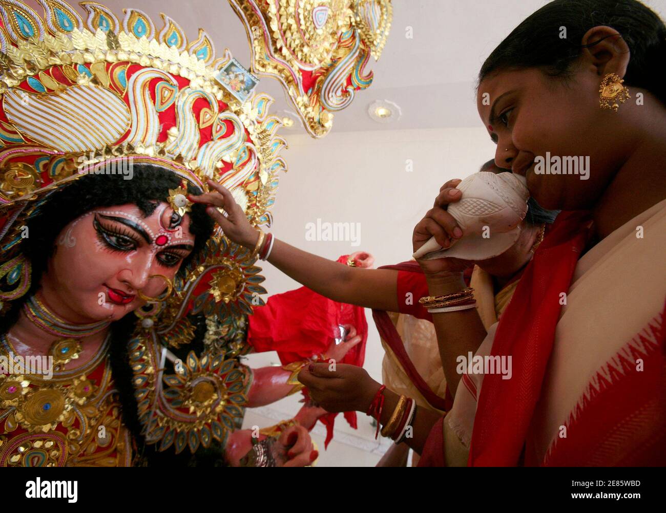 Conch shell india hi-res stock photography and images - Alamy