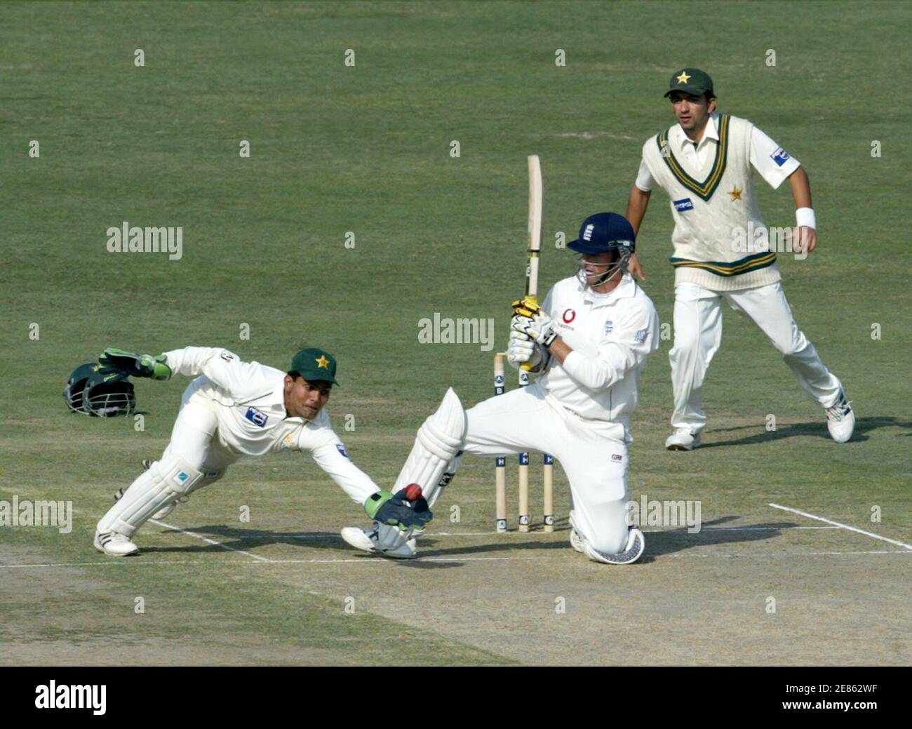 First slip fielder hi-res stock photography and images - Alamy