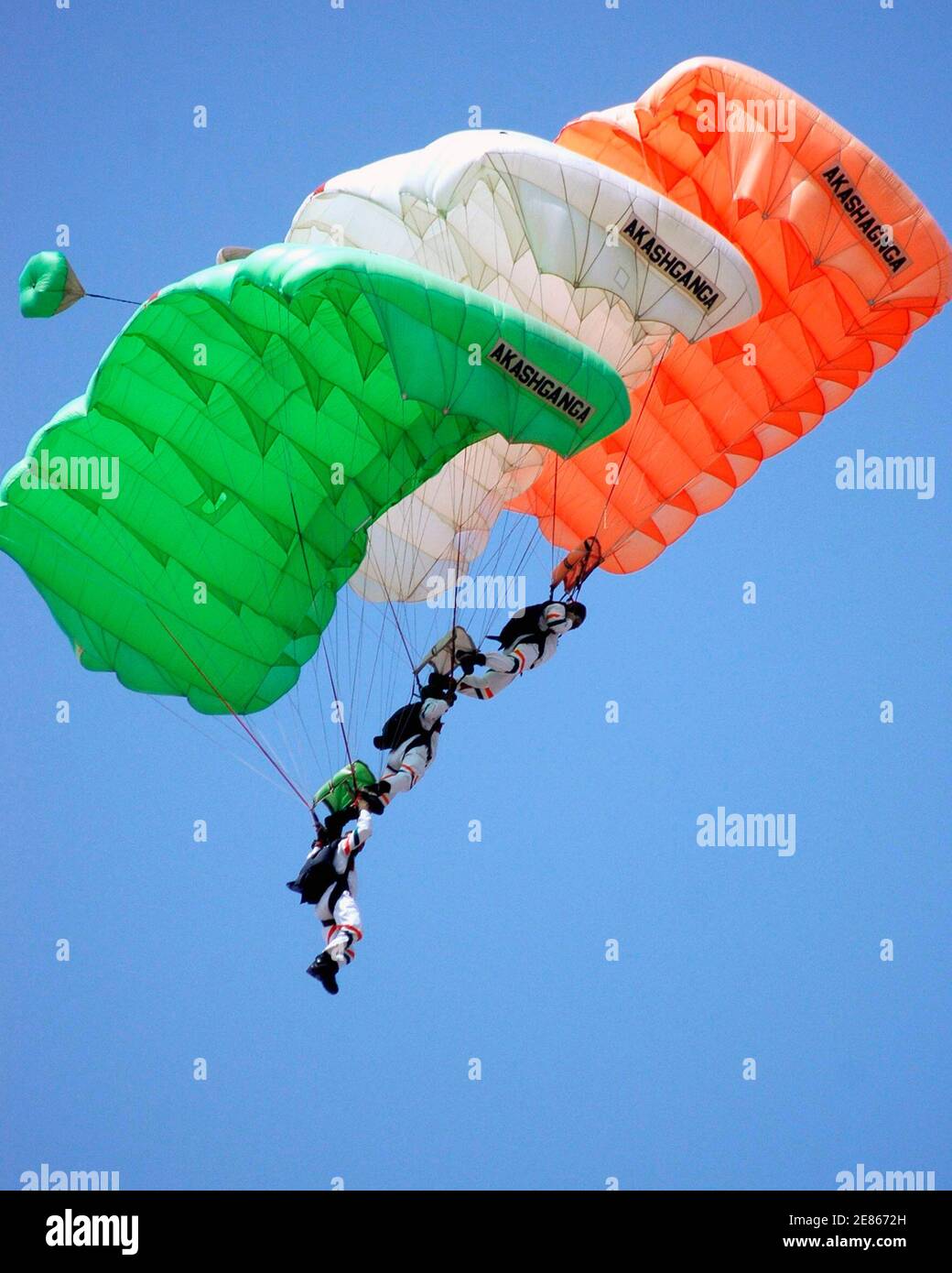 Skydiving in india hi-res stock photography and images - Alamy