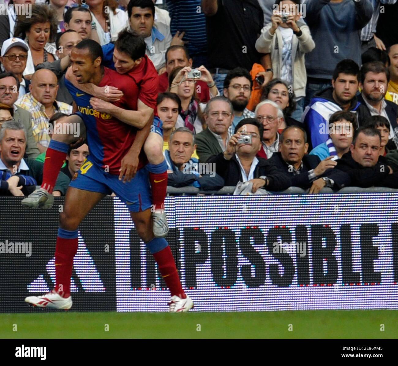 Santiago bernabeu thierry henry hi-res stock photography and images - Alamy