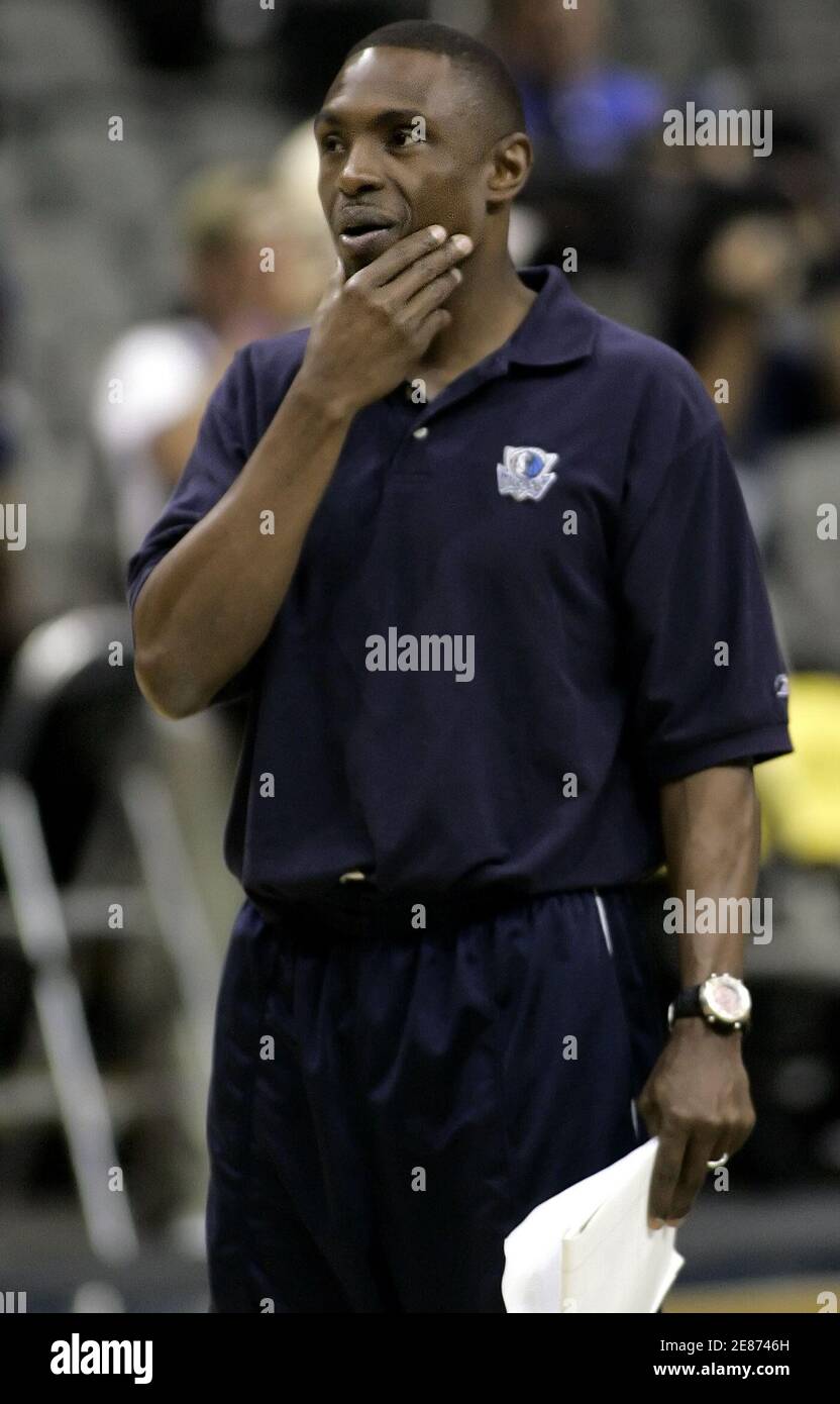 Avery johnson practice hi-res stock photography and images - Alamy