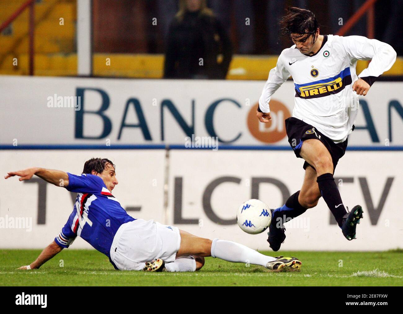 Inter milans santiago solari hi-res stock photography and images - Alamy