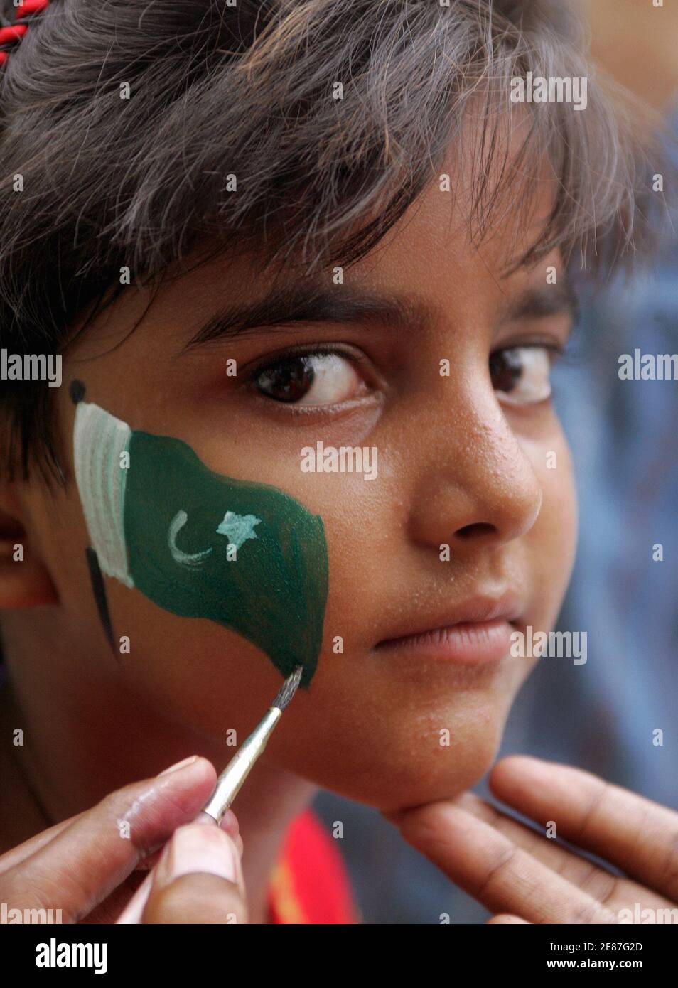 Sa flag painted face hi-res stock photography and images - Alamy