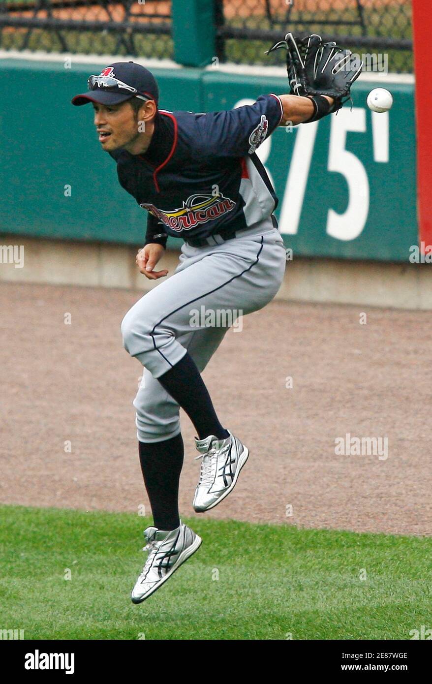 Ichiro Suzuki Catch
