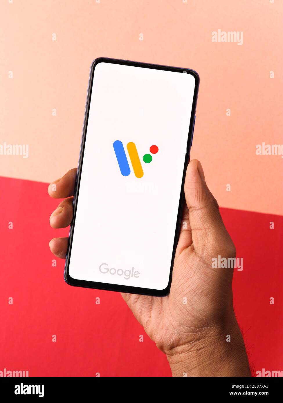 Wear os logo hi-res stock photography and images - Alamy