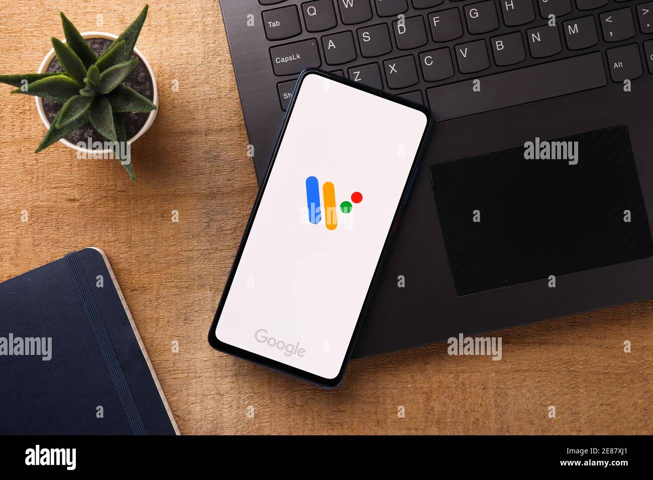 Wear os logo hi-res stock photography and images - Alamy