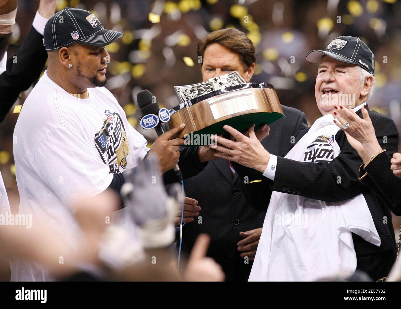 George halas trophy hi-res stock photography and images - Alamy