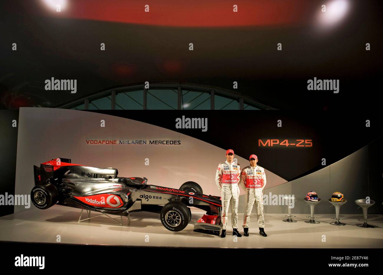 Formula one motor racing vodafone hi-res stock photography and images ...