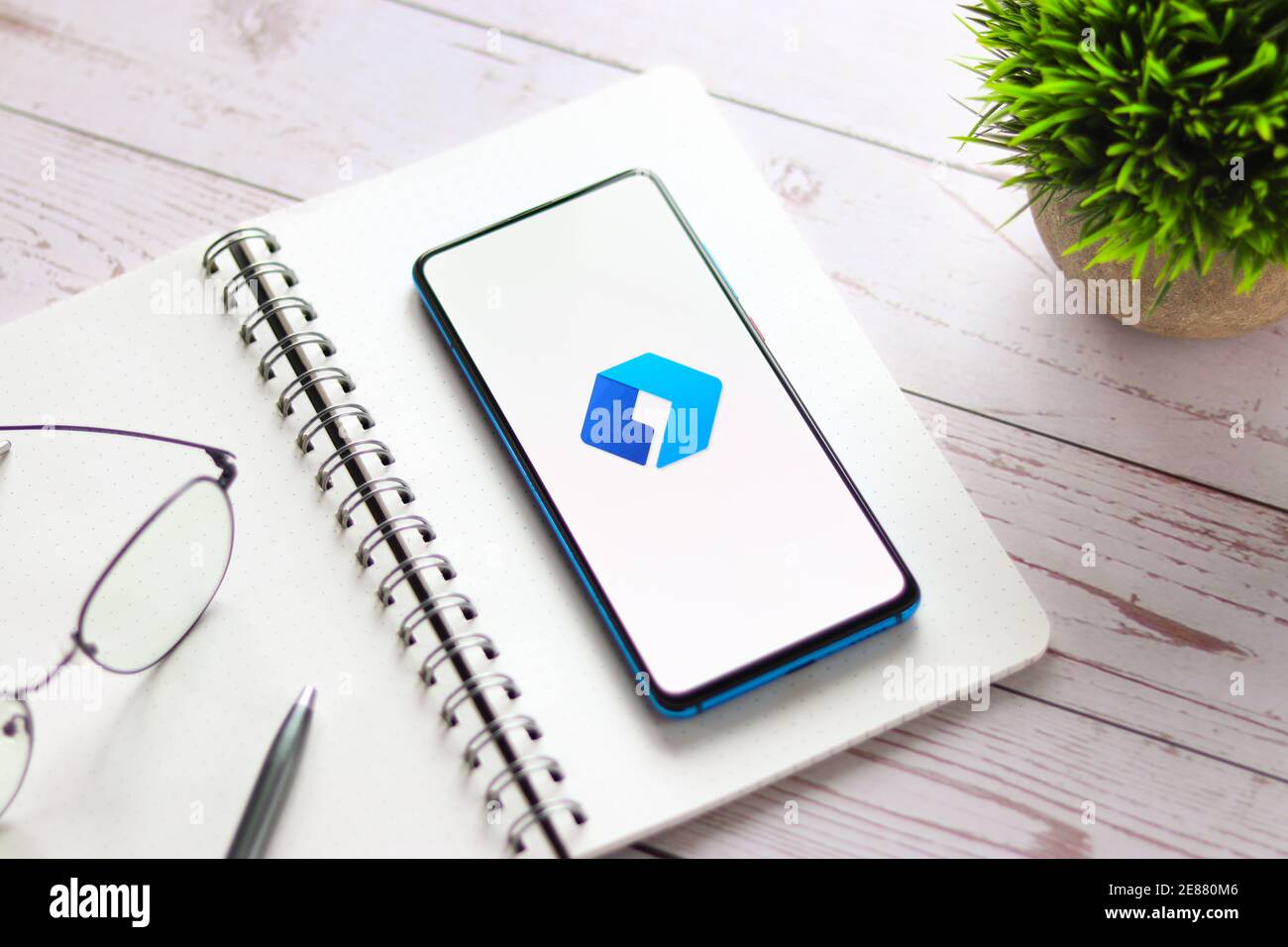 Microsoft launcher hi-res stock photography and images - Alamy
