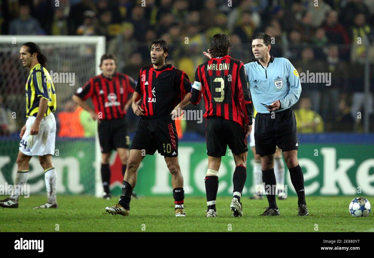 Paolo maldini and andriy shevchenko hi-res stock photography and images ...