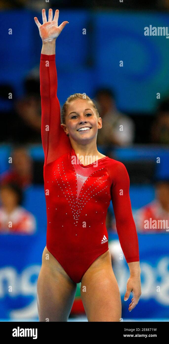 Shawn johnson floor routine hi-res stock photography and images - Alamy