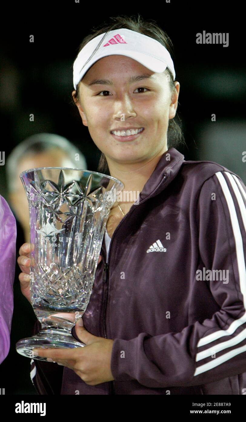 Peng shuai poses hi-res stock photography and images - Alamy