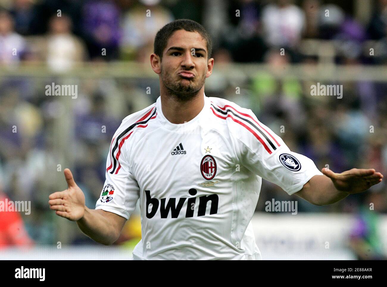 Alexandre pato chelsea goal hi-res stock photography and images - Alamy