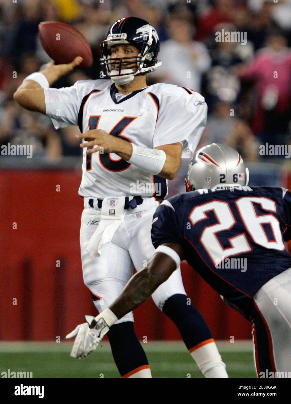 Denver broncos quarterback jake plummer hi-res stock photography and ...
