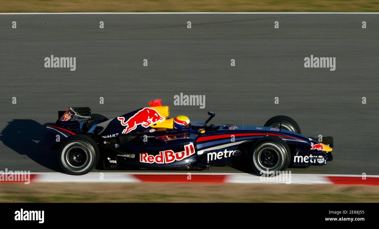 Mark webber in the red bull racing rb3 hi-res stock photography and ...