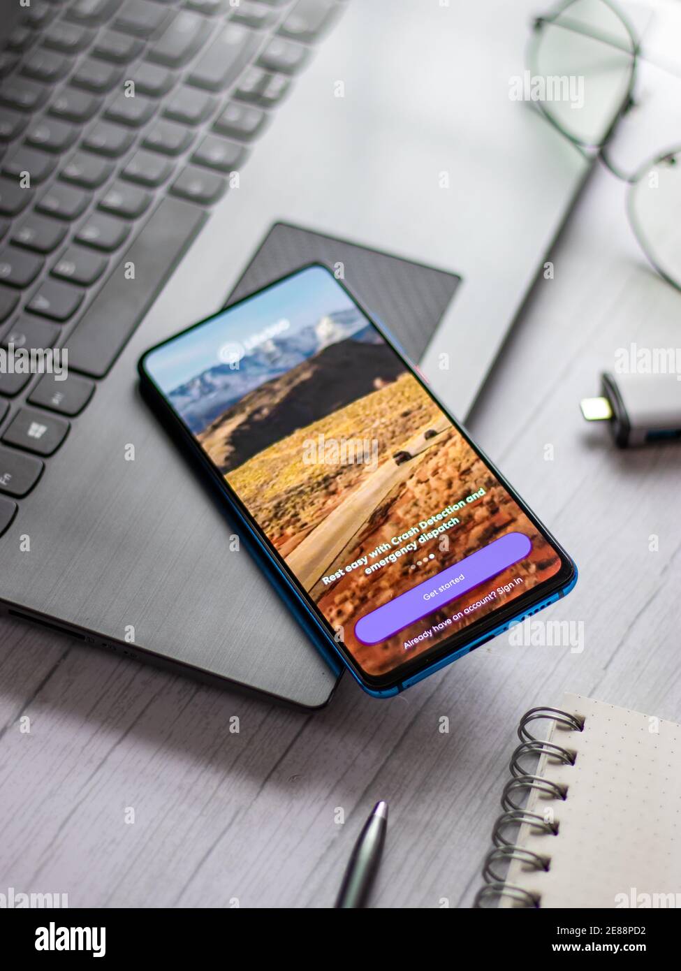 Life360 logo hi-res stock photography and images - Alamy