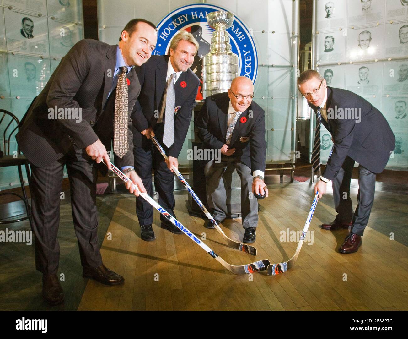 Glenn hall hockey hi-res stock photography and images - Alamy